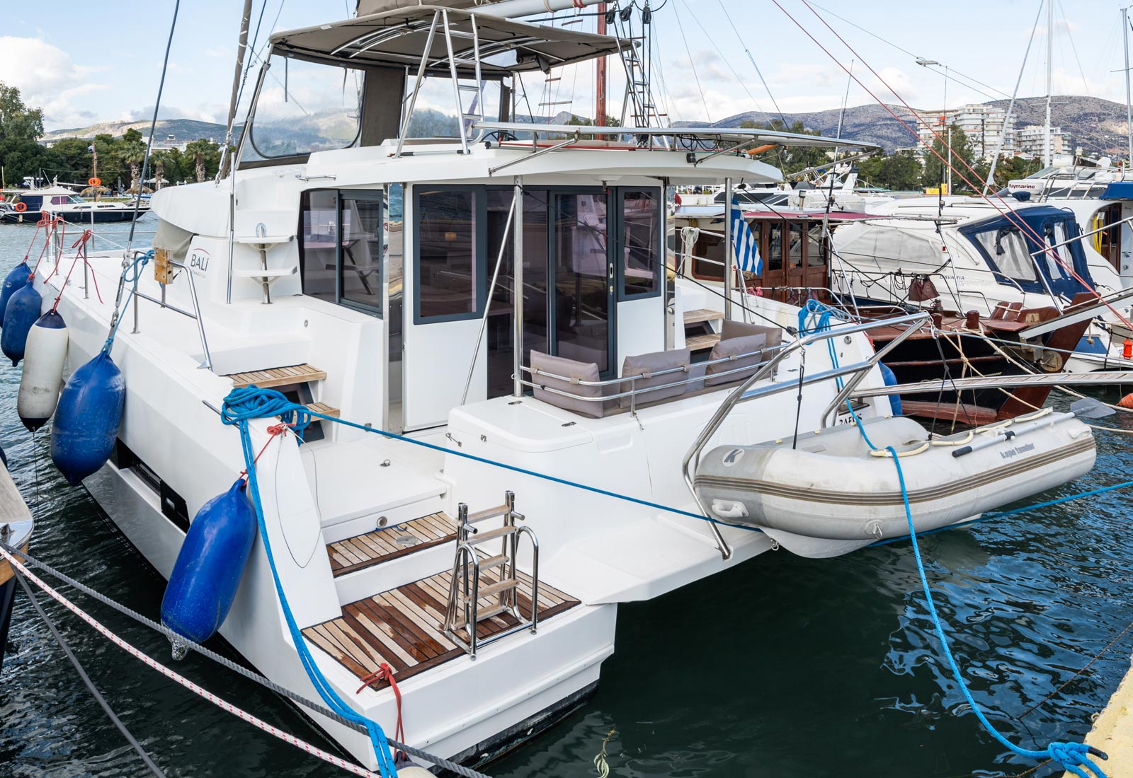 Catamaran Bali 4.1 - Theros - Saronic Sails